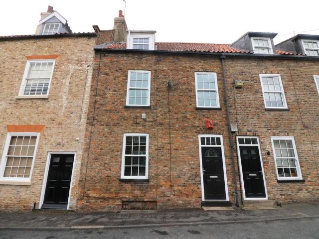 2 bedroom terraced house to rent