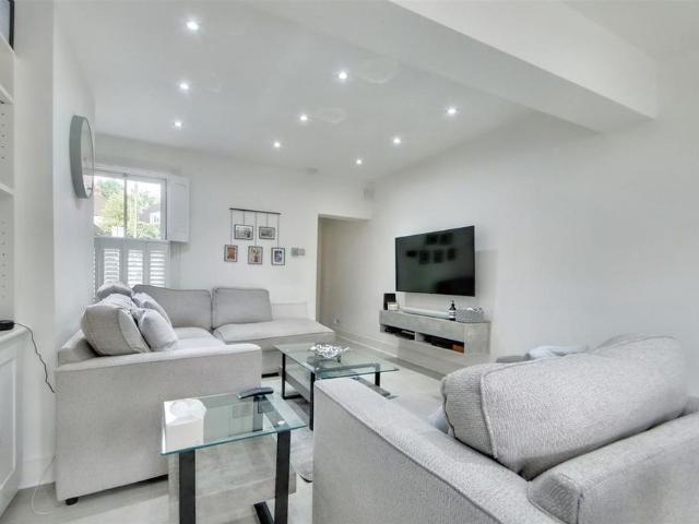 2 bedroom terraced house to rent