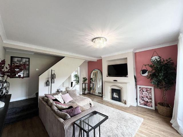 2 bedroom terraced house to rent