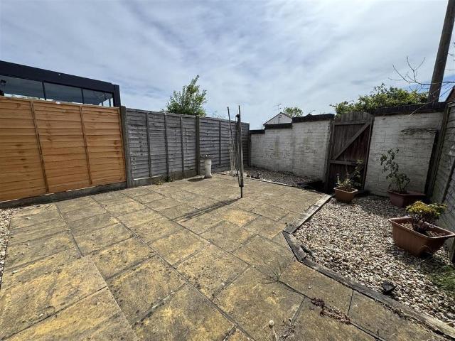2 bedroom terraced house to rent