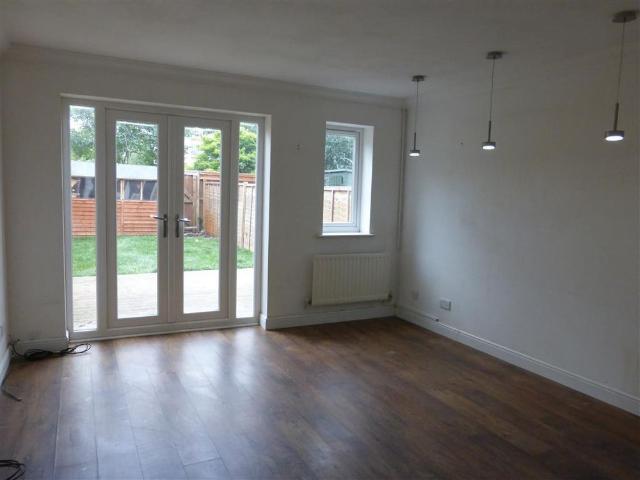 2 bedroom terraced house to rent