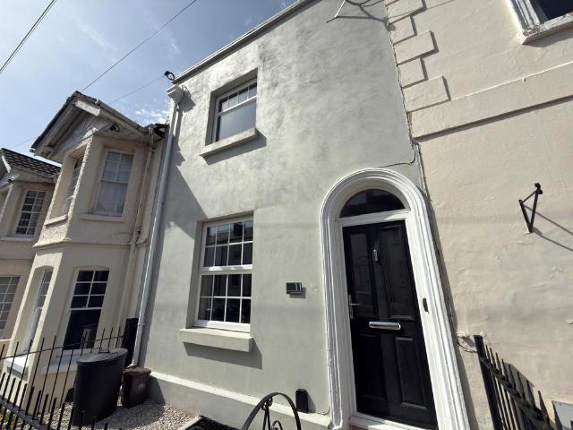 2 bedroom terraced house to rent