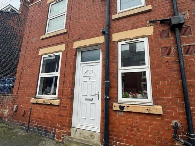 2 bedroom terraced house to rent