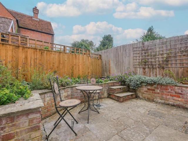 2 bedroom terraced house to rent
