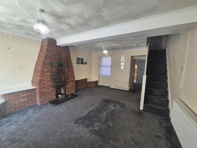 2 bedroom terraced house to rent