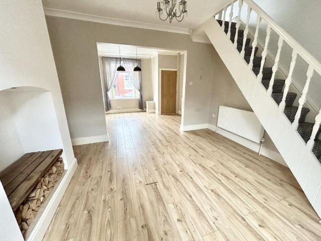 2 bedroom terraced house to rent