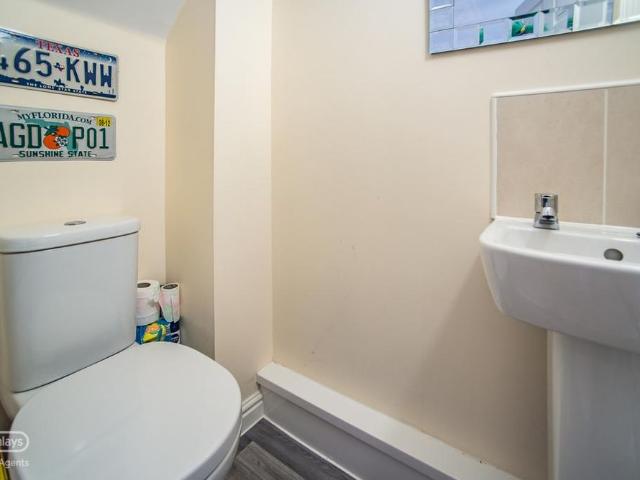 2 bedroom terraced house to rent