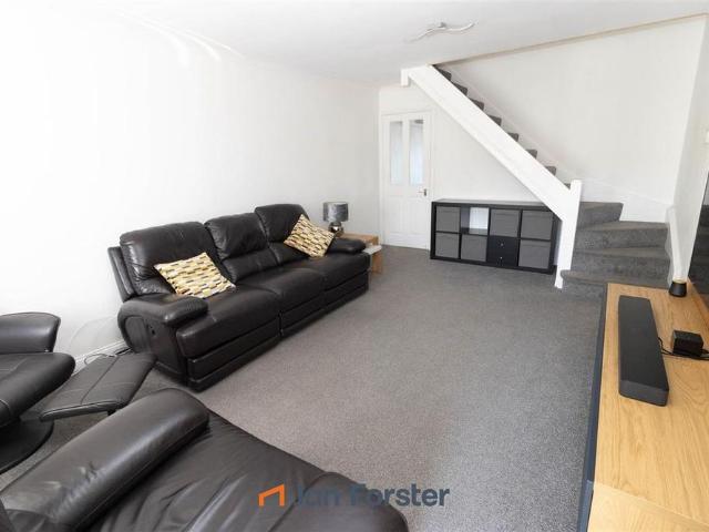 2 bedroom terraced house to rent