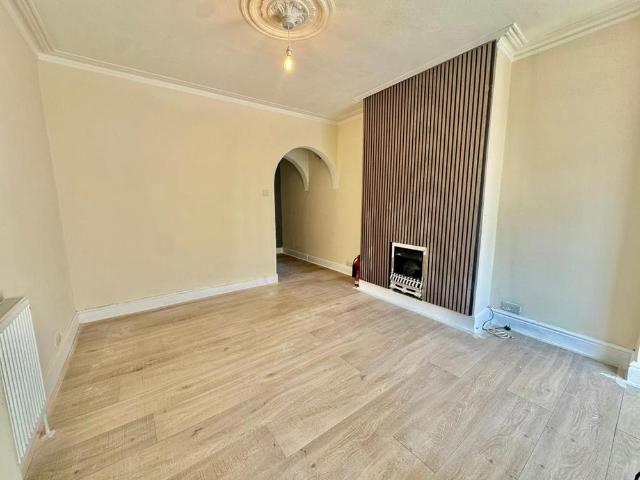 2 bedroom terraced house to rent