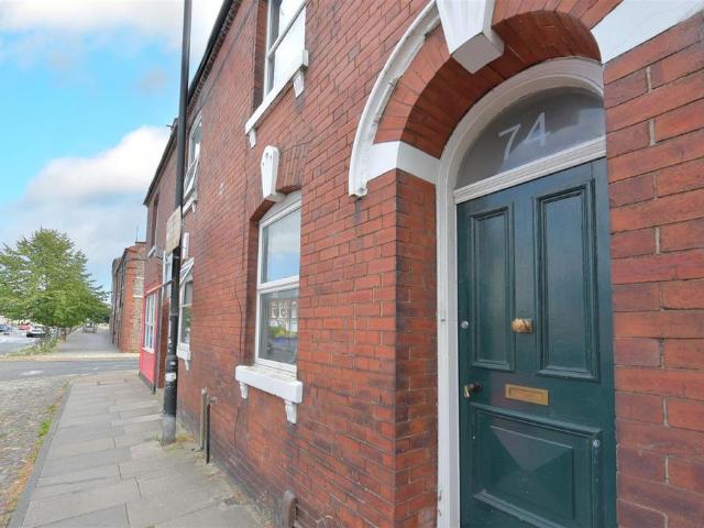 2 bedroom terraced house to rent