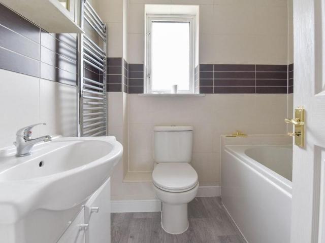 2 bedroom terraced house to rent