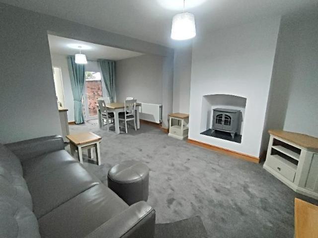 2 bedroom terraced house to rent