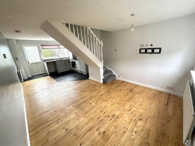 2 bedroom terraced house to rent