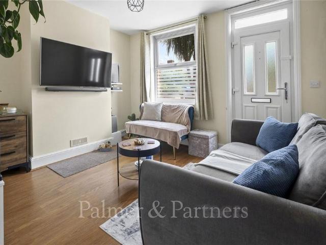 2 bedroom terraced house to rent