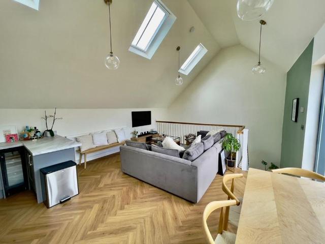 2 bedroom terraced house to rent