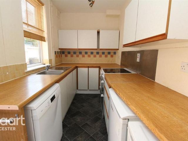 2 bedroom terraced house to rent