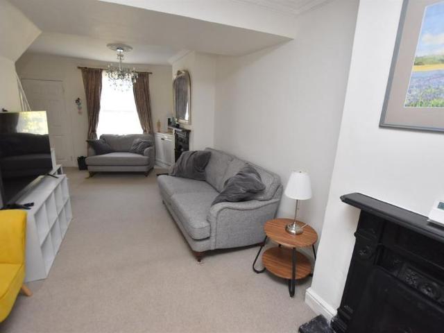 2 bedroom terraced house to rent