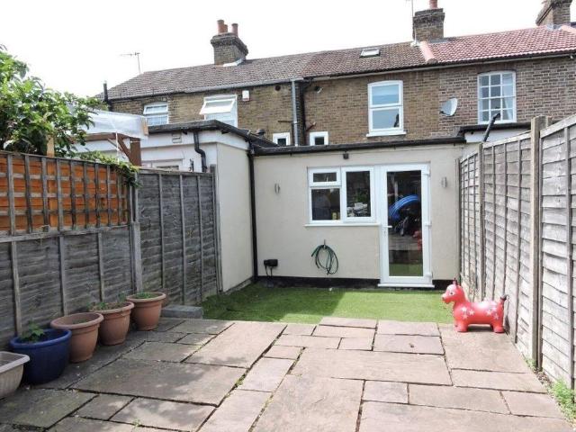 2 bedroom terraced house to rent