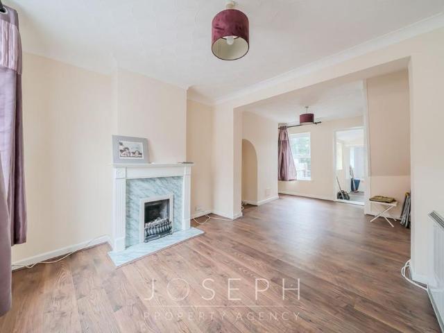 2 bedroom terraced house to rent
