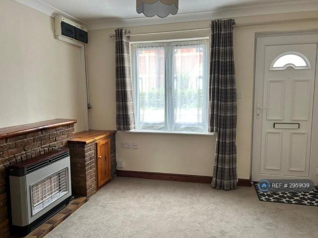 2 bedroom terraced house to rent