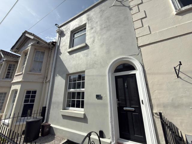 2 bedroom terraced house to rent