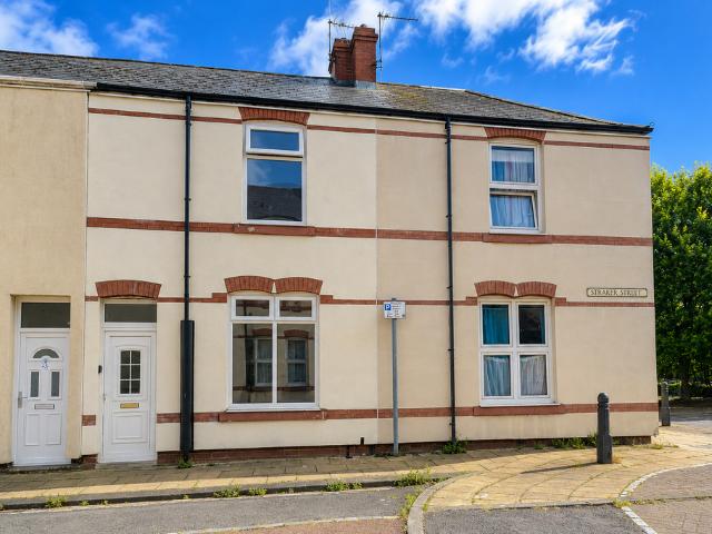 2 bedroom terraced house to rent