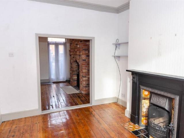 2 bedroom terraced house to rent