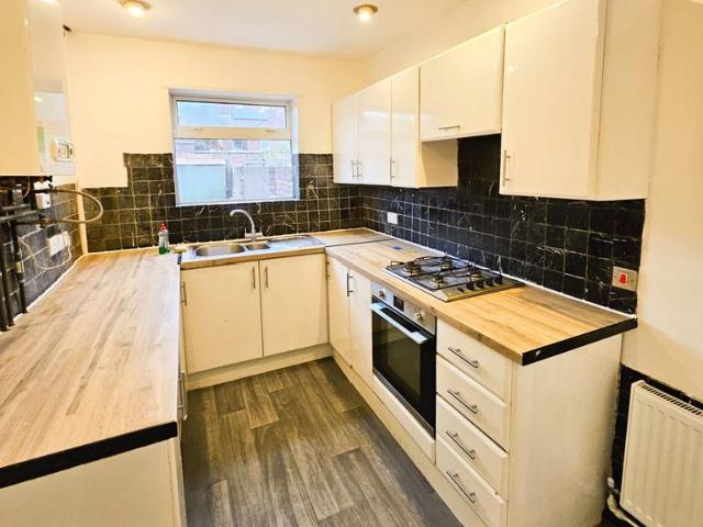 2 bedroom terraced house to rent