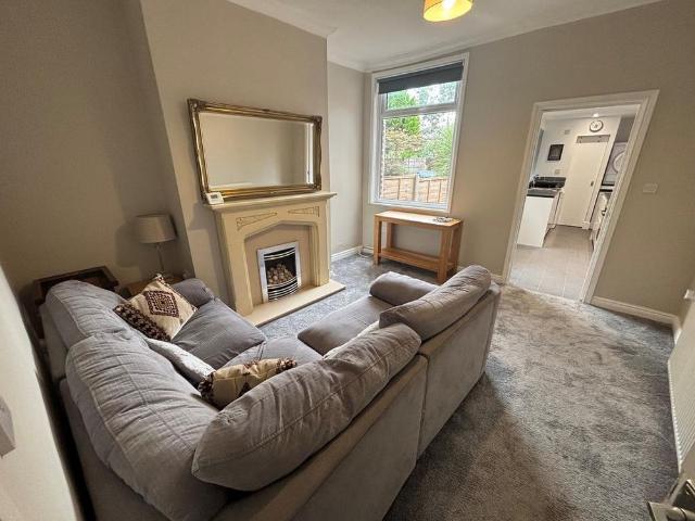 2 bedroom terraced house to rent