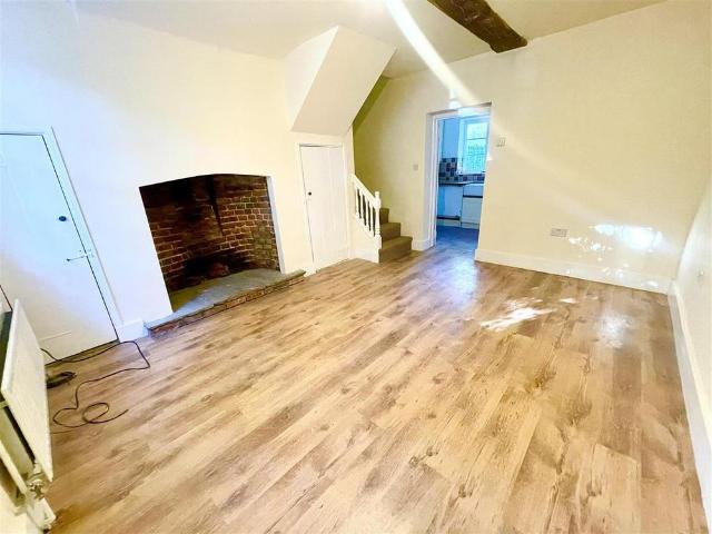 2 bedroom terraced house to rent