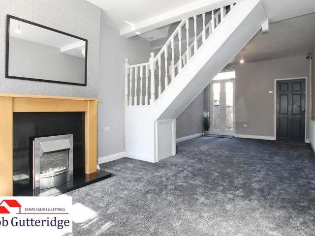 2 bedroom terraced house to rent