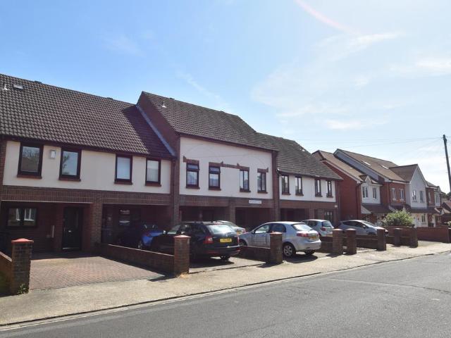 2 bedroom terraced house to rent