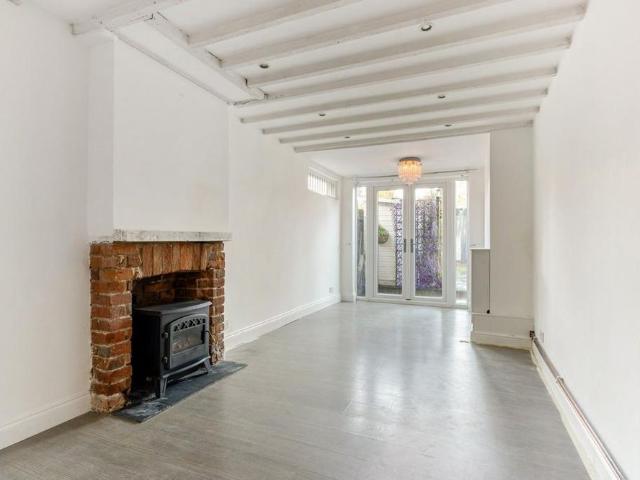 2 bedroom terraced house to rent