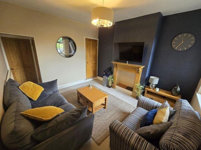2 bedroom terraced house to rent