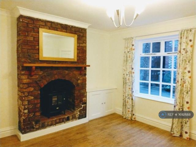 2 bedroom terraced house to rent