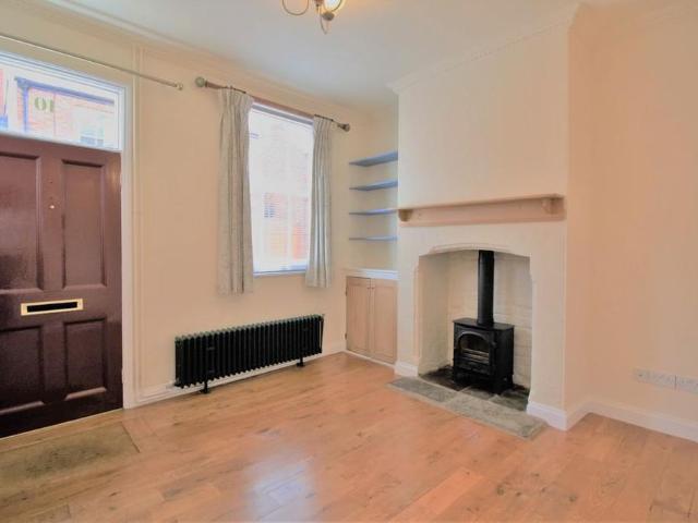 2 bedroom terraced house to rent