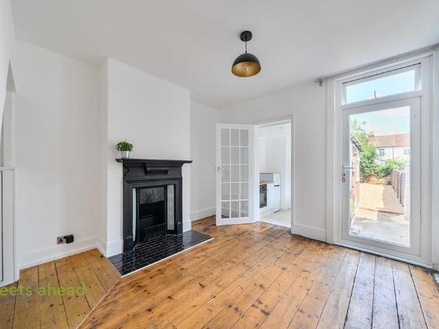 2 bedroom terraced house to rent