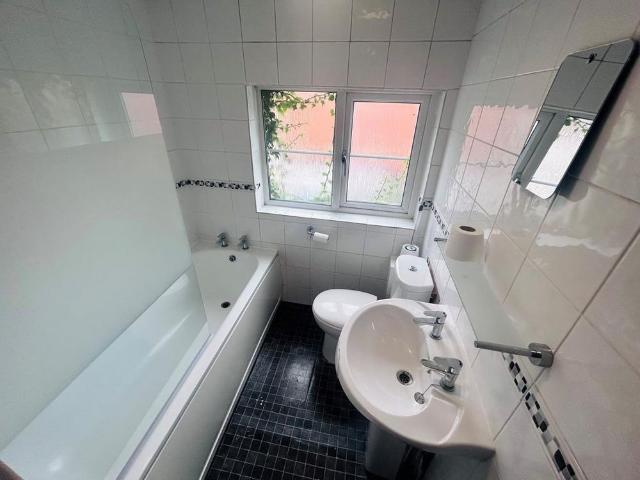 2 bedroom terraced house to rent