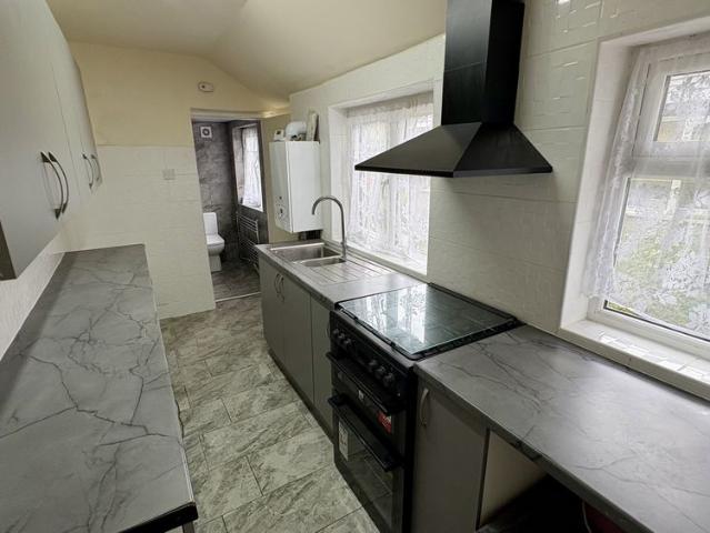 2 Bedroom Terraced House to Rent – £1,100 PCM