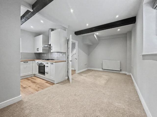 2 bedroom terraced house to rent