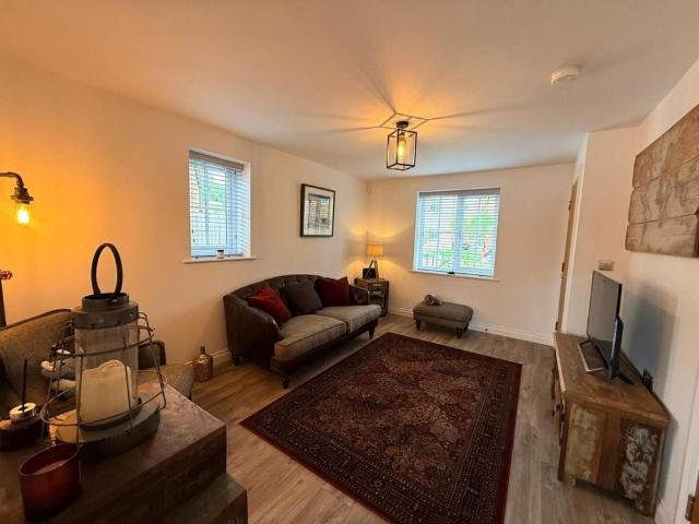 2 bedroom terraced house to rent
