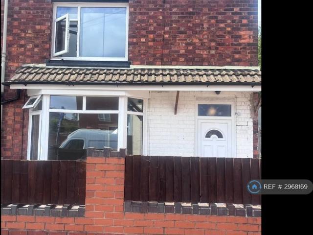2 bedroom end of terrace house to rent