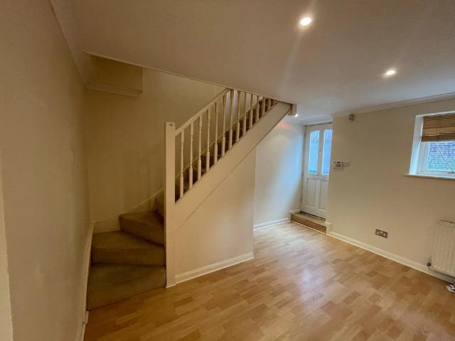 2 bedroom terraced house to rent
