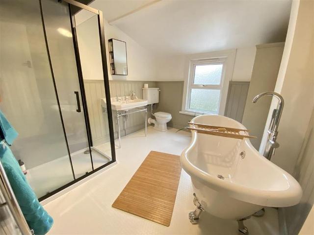 2 bedroom terraced house to rent