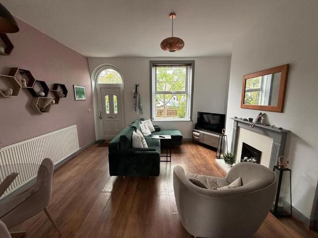 2 bedroom terraced house to rent