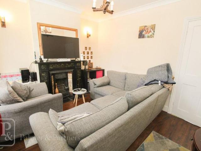 2 bedroom terraced house to rent