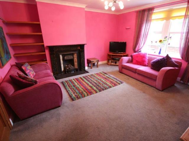 2 bedroom terraced house to rent