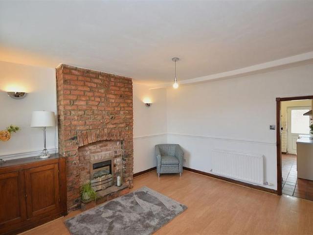 2 bedroom terraced house to rent