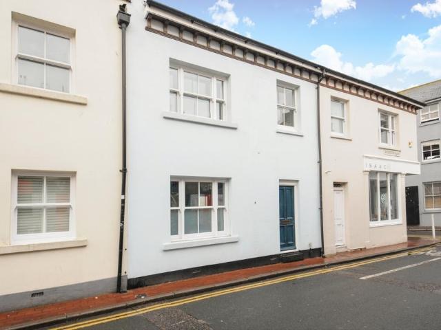 2 bedroom terraced house to rent