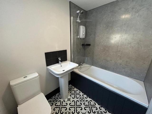2 bedroom terraced house to rent